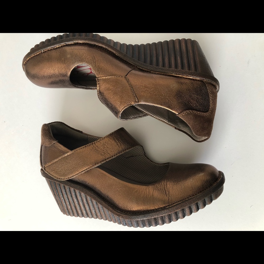 Bionica Bronze Wedge - Gem